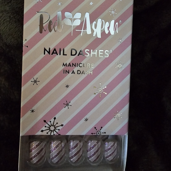 Red Aspen | Makeup | Red Aspen Sida Is Snow Much Funnail Dashes | Poshmark